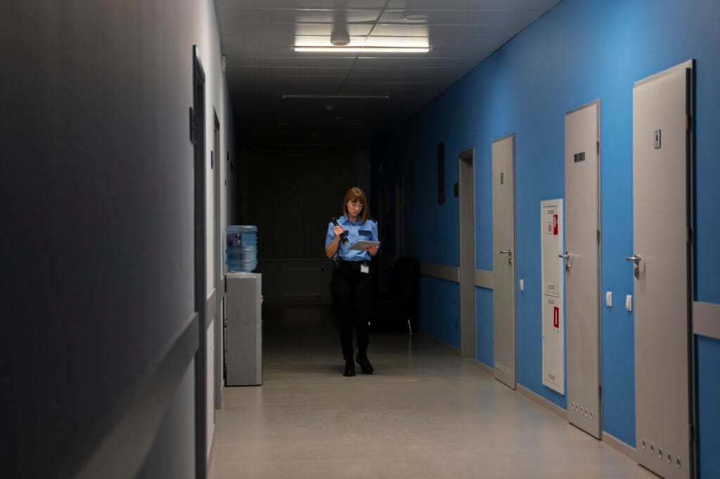 The Role of Security Guards in Hospitals: A Vital Component of ...